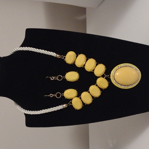 Erica Lyons | Jewelry | Vintage Erica Lyons Cabachon And Rope Necklace ...
